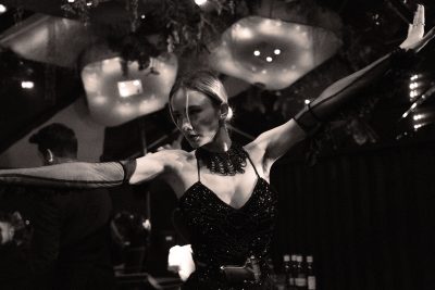 Skyfall El cocktail club 360° en la cúpula del Hyatt Regency Barcelona ...